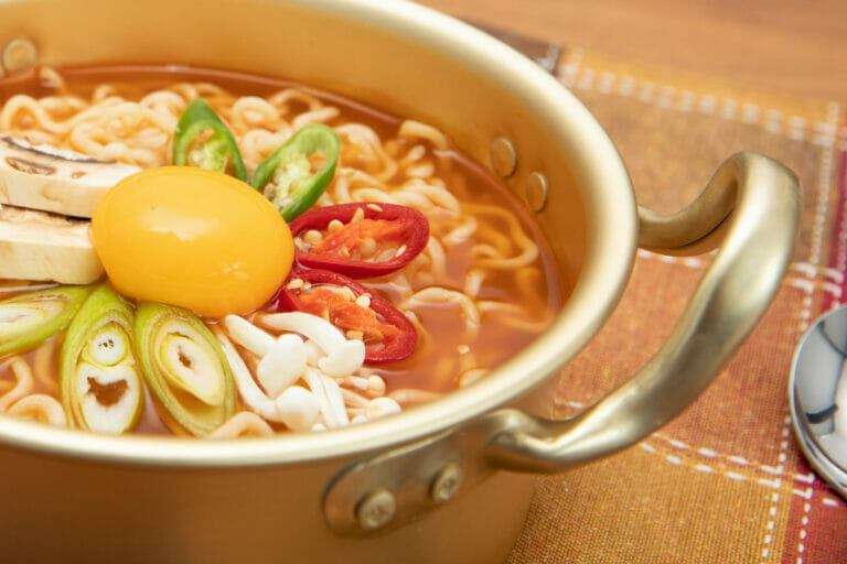 Best Korean Ramyun - Korea's Must-Try Instant Noodles